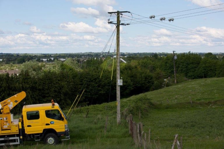 A vital reminder for HGV drivers to stay safe around overhead ...